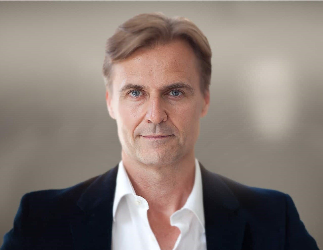 Siimon Reynolds - Celebrity Speakers