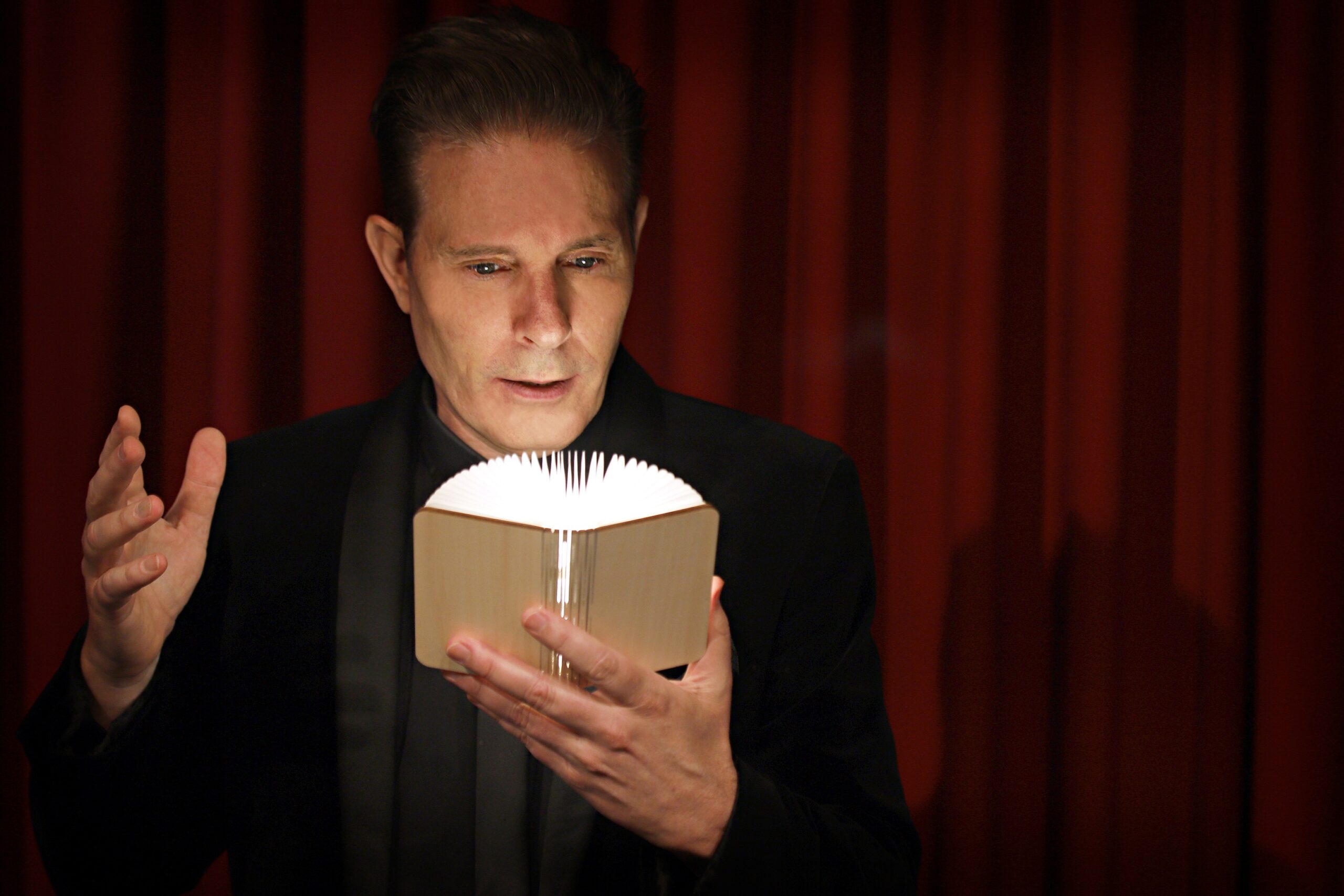 Tim Ellis - Celebrity Speakers